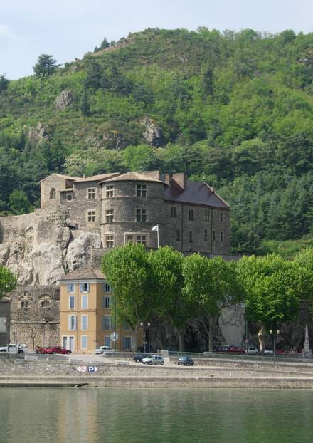 Sound and light show at the castle of Tournon sur Rhône